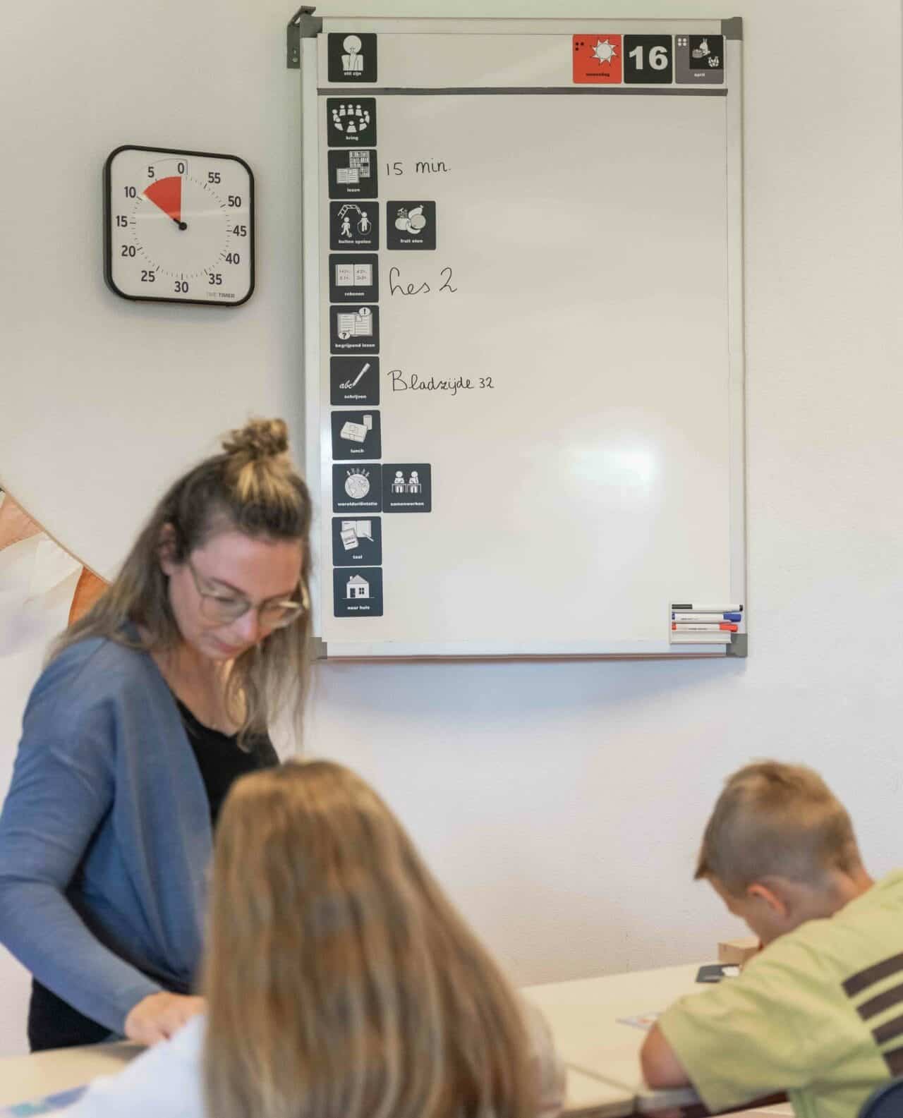 Wat is autisme? Begrijp de symptomen en hoe te helpen